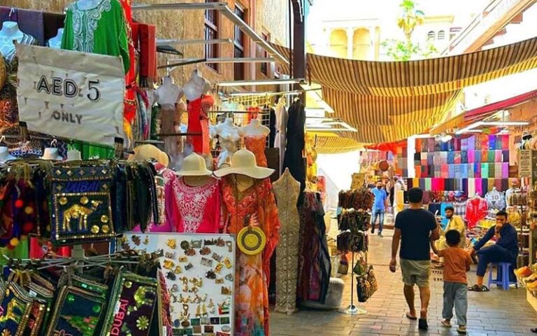 Meena Bazaar Dubai Shopping, Timings, Location and More